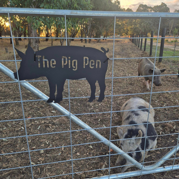 Shut the Gate Pig Sign – Custom Steel Appeal