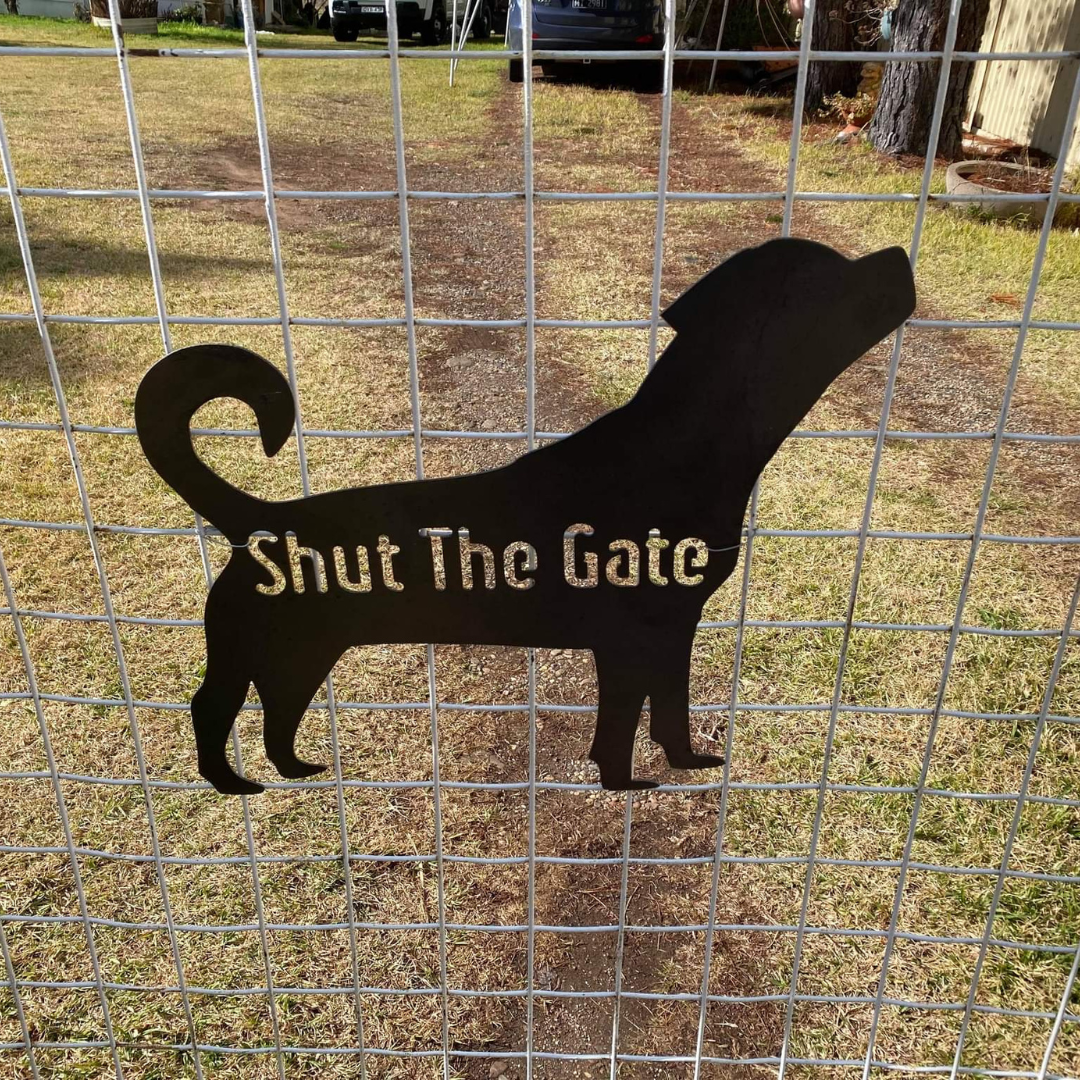 Rottweiler (Natural Tail) Shut the Gate Dog Sign | Custom Steel Appeal